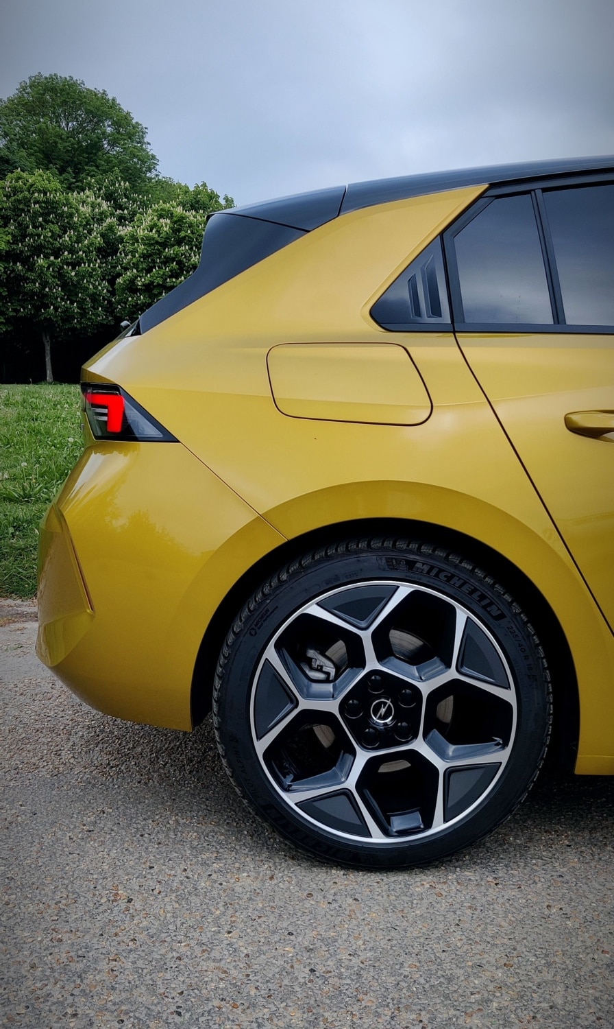 Essai nouvelle Opel Astra : le jour et la nuit – Masculin.com